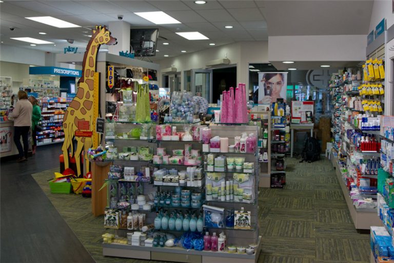 Small Pharmacy Shop Interior Design Ideas - Retail Shop Interior Design ...