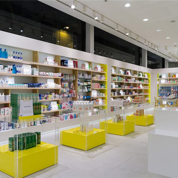Farmacia SantaCruz Medical Store Design Ideas for Pharmacy - Retail ...