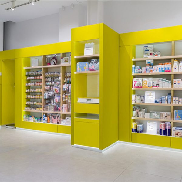 Farmacia SantaCruz Medical Store Design Ideas for Pharmacy - Retail ...