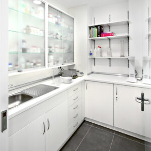 Small Pharmacy Shop Interior Design Ideas - Retail Shop Interior Design ...