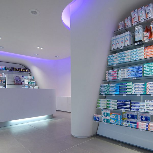 Fashion Capsule Retail Interior Design for Medical Store - Retail Shop ...